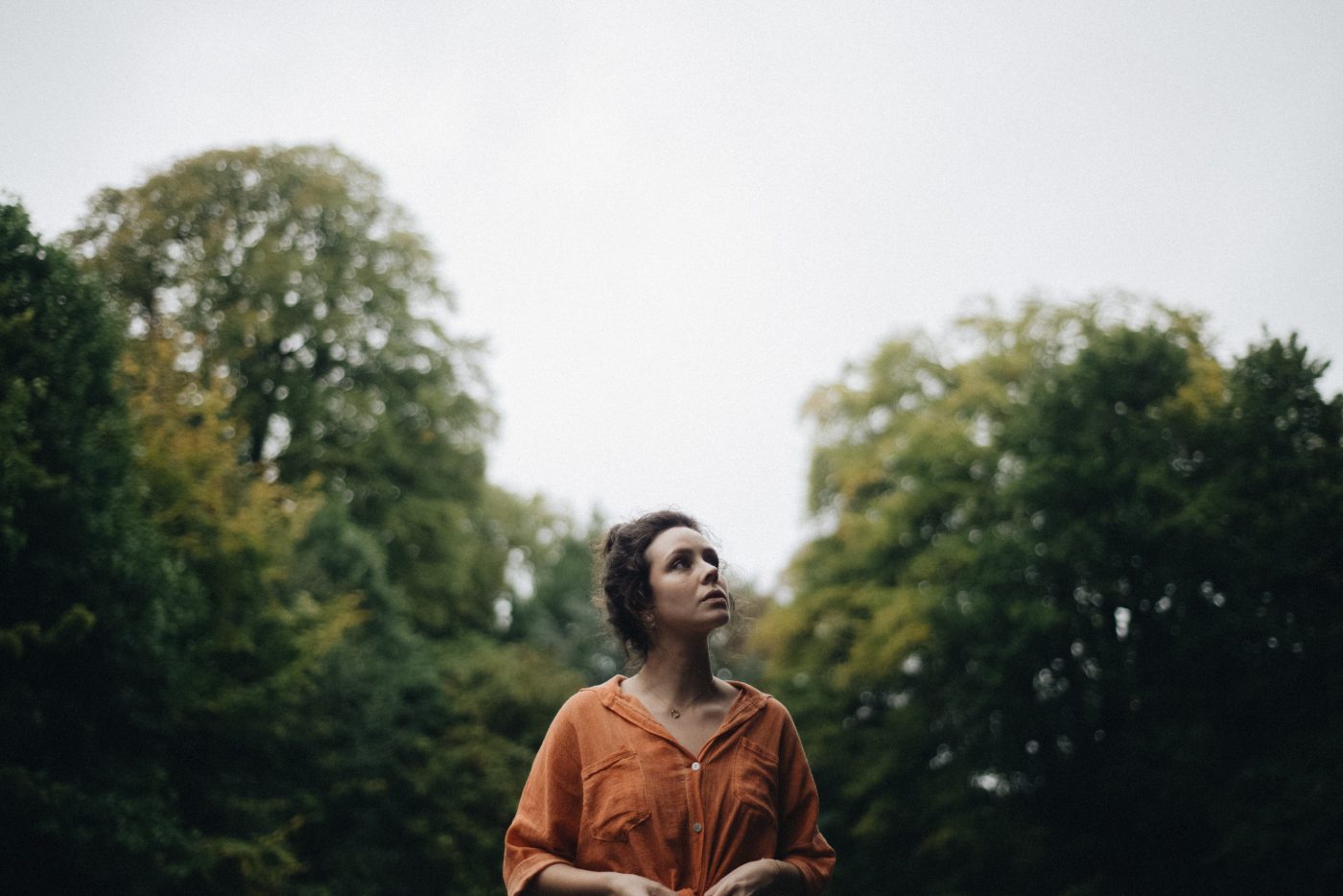 Laura Elizabeth Hughes previews debut album with 'Casual' | News